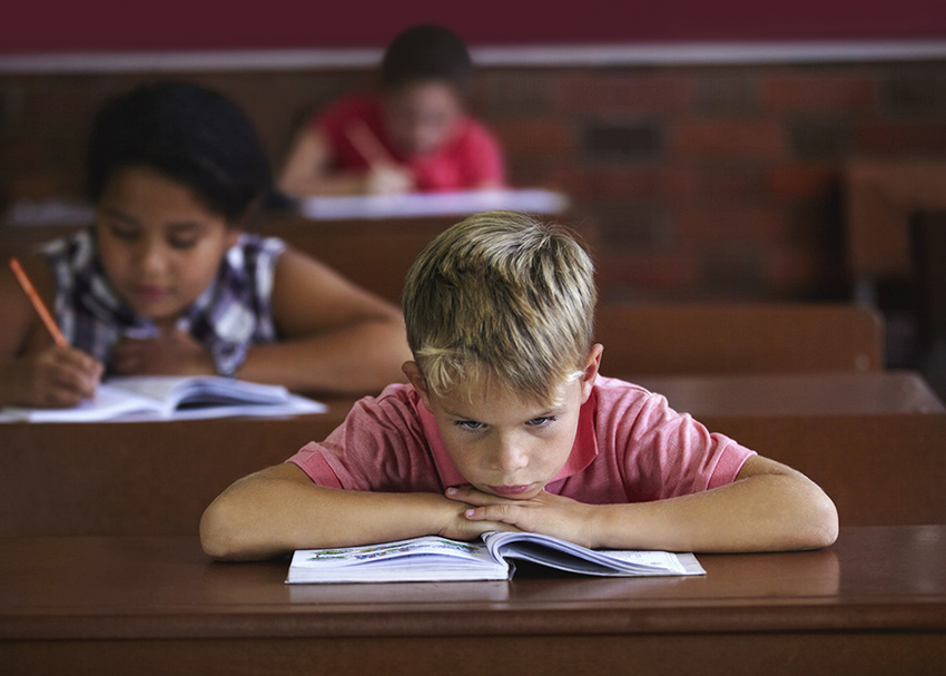 7 Early Signs Your Child May Have a Reading Issue | Brightly